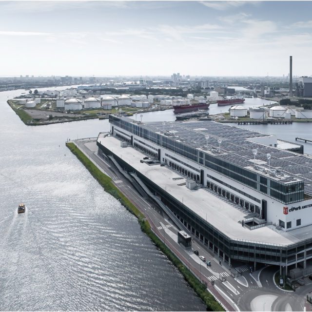 Pakhuis Amsterdam - Tot uw dienst! Pakhuis Amsterdam